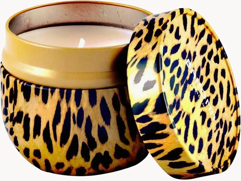 Vela perfumada artesanal em lata Gaia Ra (bergamota, cravinho, âmbar ...